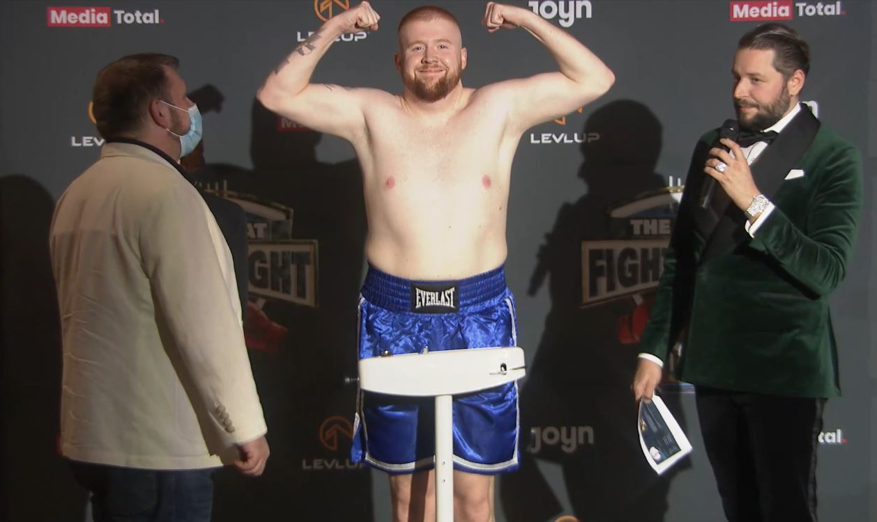 Boxkampf zwischen MckyTV und Trymacs am 02.April 2022 in Köln